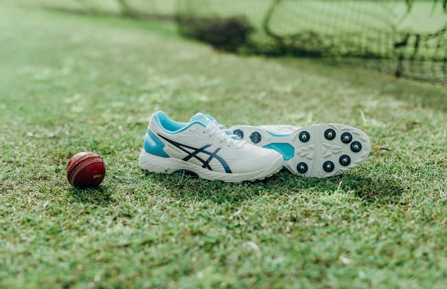 Introduction to Cricket Gear: How to Choose the Perfect Cricket Shoes ...